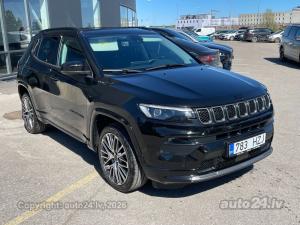 Melns Jeep Compass 2025 Tartu, ar dzinēja tilpumu 1.50 L un nobraukumu 48 tūkst. km par 32990 €, foto 4 vietnē AUTOMOTO.COM.LV