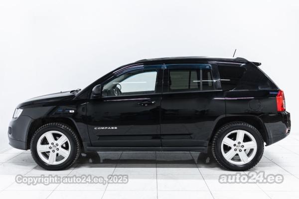Melns Jeep Compass 2012 Tallina, ar dzinēja tilpumu 2.40 L un nobraukumu 160 tūkst. km par 6999 €, foto 2 vietnē AUTOMOTO.COM.LV
