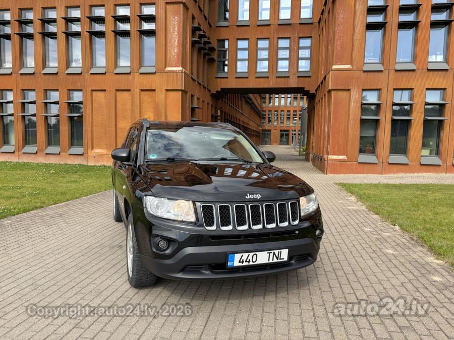 Black Jeep Compass 2012 in Tartu, with an engine capacity of 2.36 L and mileage of 250 thousand km for 6999 €, photo 4 on AUTOMOTO.COM.LV