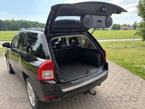 Black Jeep Compass 2012 in Tartu, with an engine capacity of 2.36 L and mileage of 250 thousand km for 6999 €, photo 7 on AUTOMOTO.COM.LV