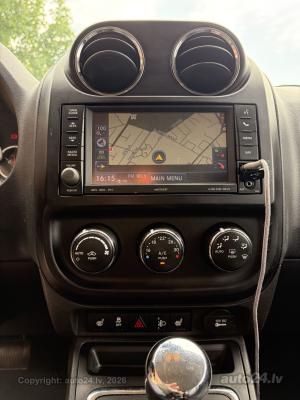 Black Jeep Compass 2012 in Tartu, with an engine capacity of 2.36 L and mileage of 250 thousand km for 6999 €, photo 14 on AUTOMOTO.COM.LV