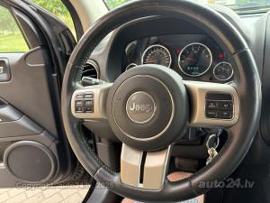 Black Jeep Compass 2012 in Tartu, with an engine capacity of 2.36 L and mileage of 250 thousand km for 6999 €, photo 15 on AUTOMOTO.COM.LV