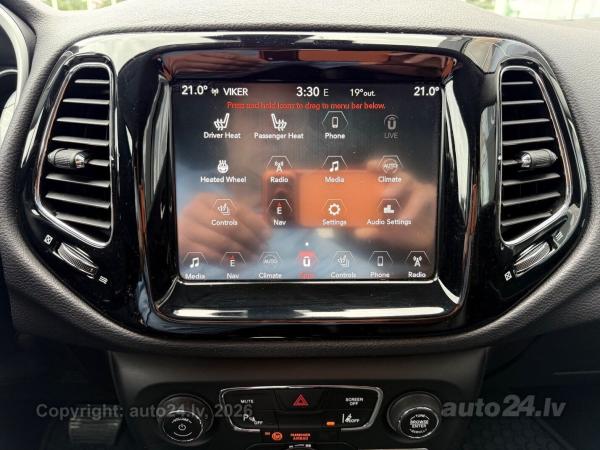 Black Jeep Compass 2017 in Tallinn, with an engine capacity of 2.00 L and mileage of 137 thousand km for 12900 €, photo 9 on AUTOMOTO.COM.LV