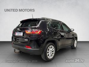 Melns Jeep Compass 2022 Tallina, ar dzinēja tilpumu 1.30 L un nobraukumu 122 tūkst. km par 12990 €, foto 7 vietnē AUTOMOTO.COM.LV