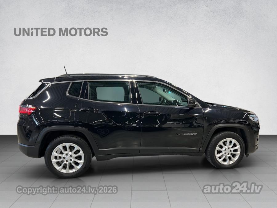 Melns Jeep Compass 2022 Tallina, ar dzinēja tilpumu 1.30 L un nobraukumu 122 tūkst. km par 12990 €, foto 8 vietnē AUTOMOTO.COM.LV