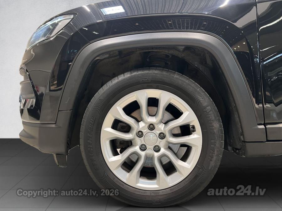 Melns Jeep Compass 2022 Tallina, ar dzinēja tilpumu 1.30 L un nobraukumu 122 tūkst. km par 12990 €, foto 16 vietnē AUTOMOTO.COM.LV