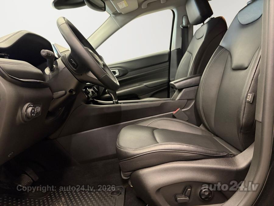 Черный Джип Компас 2025 в Таллин, объемом двигателя 1.50 л и пробегом 45 тыс. км за 32900 €, фото 6 на AUTOMOTO.COM.LV