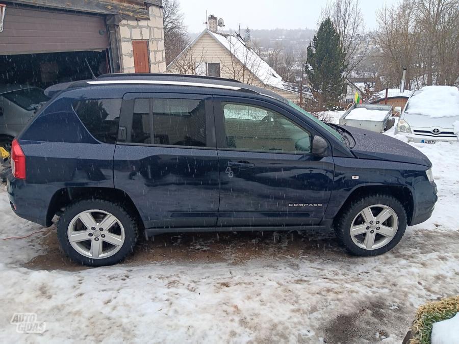 Blue Jeep Compass 2013 in Vilnius, with an engine capacity of 2.20 L and mileage of 2560 thousand km for 2450 €, photo 4 on AUTOMOTO.COM.LV