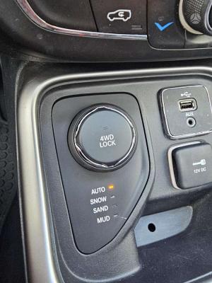 Zils Jeep Compass 2018 Viļņa, ar dzinēja tilpumu 2.36 L un nobraukumu 91 tūkst. km par 12500 €, foto 22 vietnē AUTOMOTO.COM.LV