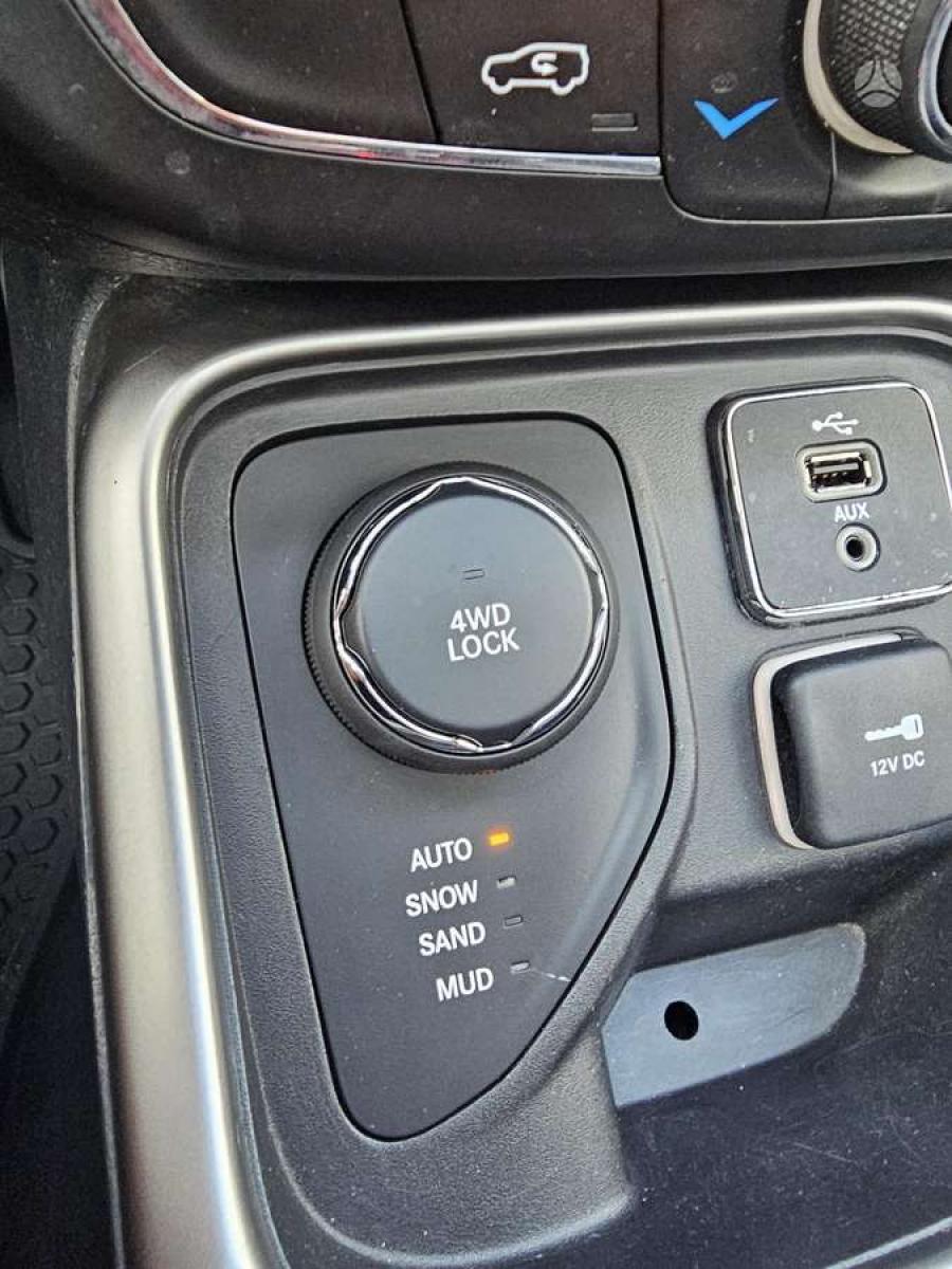 Zils Jeep Compass 2018 Viļņa, ar dzinēja tilpumu 2.36 L un nobraukumu 91 tūkst. km par 12500 €, foto 22 vietnē AUTOMOTO.COM.LV