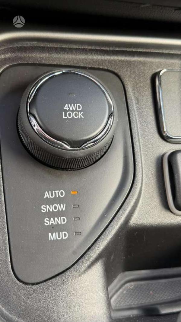 Джип Компас 2019 в Клайпеда на AUTOMOTO.COM.LV Синий Джип Компас 2019 в Клайпеда, объемом двигателя 2.36 л и пробегом 94 тыс. км за 12000 €, фото 10 на AUTOMOTO.COM.LV
