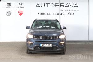 Blue Jeep Compass 2020 in Riga, with an engine capacity of 1.30 L and mileage of 72 thousand km for 15490 €, photo 3 on AUTOMOTO.COM.LV