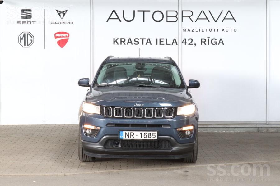 Blue Jeep Compass 2020 in Riga, with an engine capacity of 1.30 L and mileage of 72 thousand km for 15490 €, photo 3 on AUTOMOTO.COM.LV