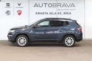 Blue Jeep Compass 2020 in Riga, with an engine capacity of 1.30 L and mileage of 72 thousand km for 15490 €, photo 5 on AUTOMOTO.COM.LV
