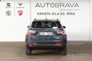 Blue Jeep Compass 2020 in Riga, with an engine capacity of 1.30 L and mileage of 72 thousand km for 15490 €, photo 8 on AUTOMOTO.COM.LV