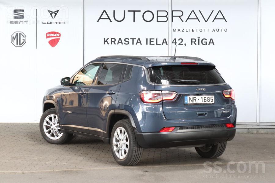 Blue Jeep Compass 2020 in Riga, with an engine capacity of 1.30 L and mileage of 72 thousand km for 15490 €, photo 9 on AUTOMOTO.COM.LV