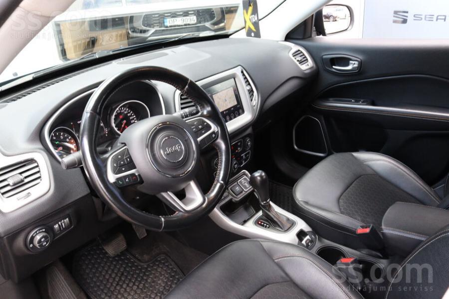 Blue Jeep Compass 2020 in Riga, with an engine capacity of 1.30 L and mileage of 72 thousand km for 15490 €, photo 10 on AUTOMOTO.COM.LV