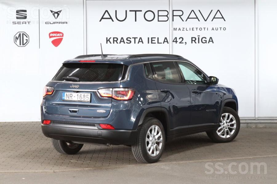 Zils Jeep Compass 2020 Rīga, ar dzinēja tilpumu 1.30 L un nobraukumu 72 tūkst. km par 15490 €, foto 7 vietnē AUTOMOTO.COM.LV