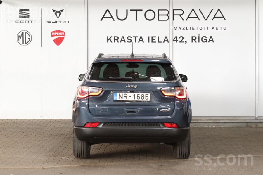 Zils Jeep Compass 2020 Rīga, ar dzinēja tilpumu 1.30 L un nobraukumu 72 tūkst. km par 15490 €, foto 8 vietnē AUTOMOTO.COM.LV