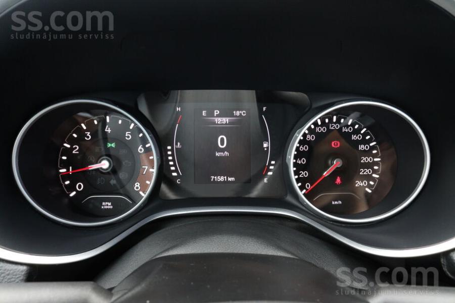Zils Jeep Compass 2020 Rīga, ar dzinēja tilpumu 1.30 L un nobraukumu 72 tūkst. km par 15490 €, foto 12 vietnē AUTOMOTO.COM.LV