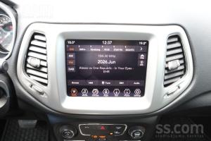 Zils Jeep Compass 2020 Rīga, ar dzinēja tilpumu 1.30 L un nobraukumu 72 tūkst. km par 15490 €, foto 14 vietnē AUTOMOTO.COM.LV