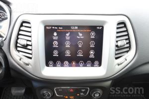Zils Jeep Compass 2020 Rīga, ar dzinēja tilpumu 1.30 L un nobraukumu 72 tūkst. km par 15490 €, foto 15 vietnē AUTOMOTO.COM.LV
