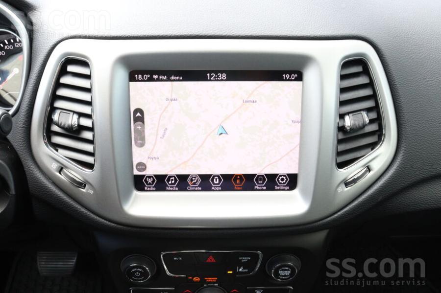 Zils Jeep Compass 2020 Rīga, ar dzinēja tilpumu 1.30 L un nobraukumu 72 tūkst. km par 15490 €, foto 16 vietnē AUTOMOTO.COM.LV