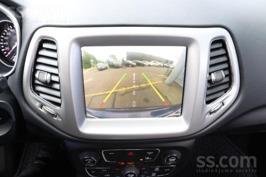 Zils Jeep Compass 2020 Rīga, ar dzinēja tilpumu 1.30 L un nobraukumu 72 tūkst. km par 15490 €, foto 19 vietnē AUTOMOTO.COM.LV