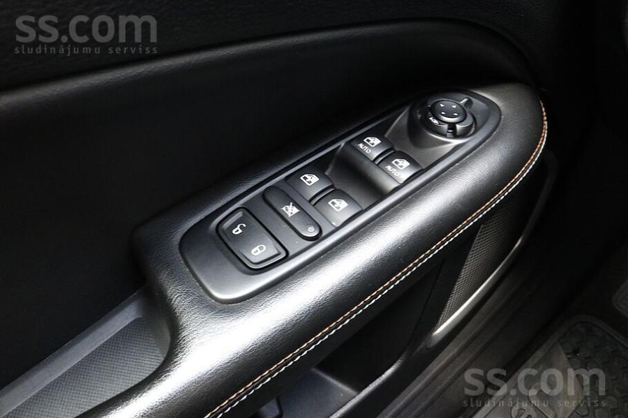 Zils Jeep Compass 2020 Rīga, ar dzinēja tilpumu 1.30 L un nobraukumu 72 tūkst. km par 15490 €, foto 20 vietnē AUTOMOTO.COM.LV