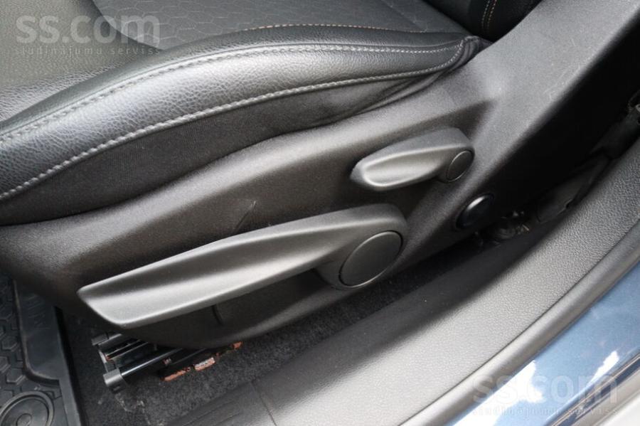 Zils Jeep Compass 2020 Rīga, ar dzinēja tilpumu 1.30 L un nobraukumu 72 tūkst. km par 15490 €, foto 21 vietnē AUTOMOTO.COM.LV