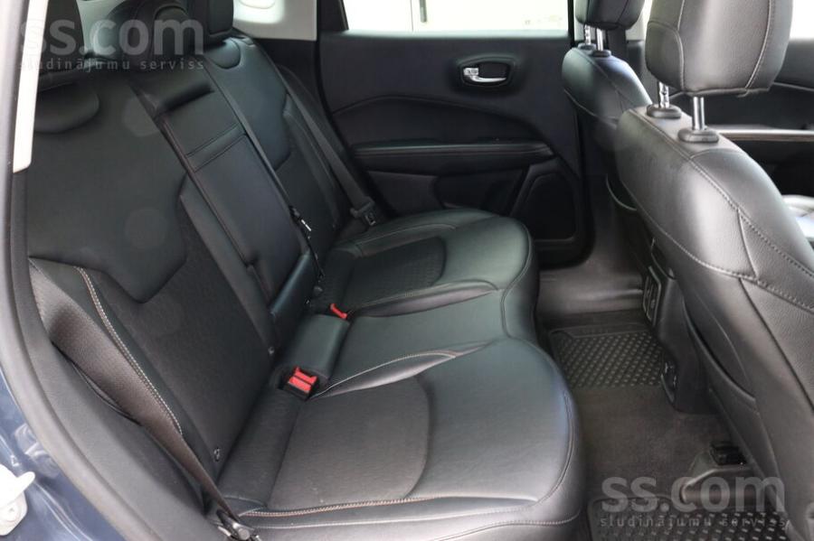Zils Jeep Compass 2020 Rīga, ar dzinēja tilpumu 1.30 L un nobraukumu 72 tūkst. km par 15490 €, foto 27 vietnē AUTOMOTO.COM.LV