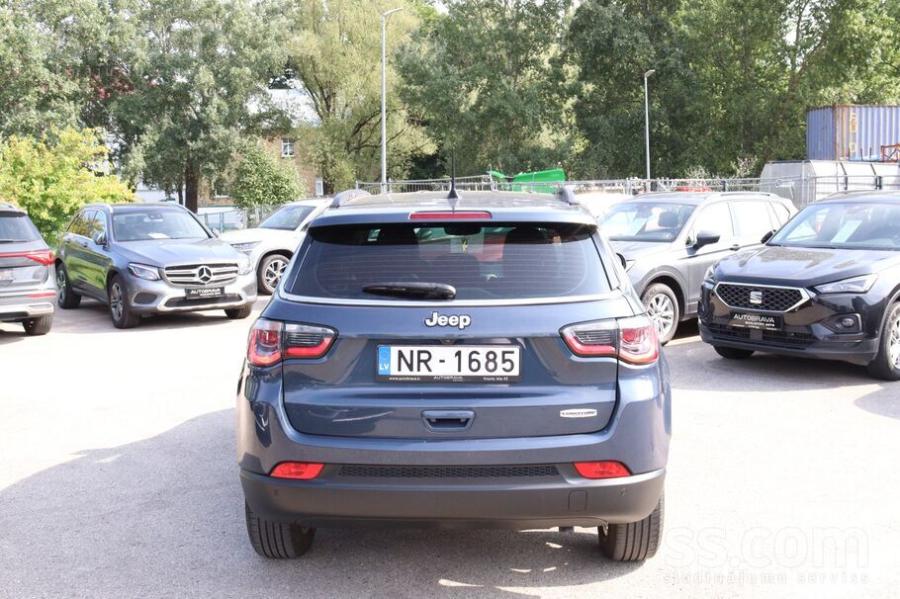 Zils Jeep Compass 2020 Rīga, ar dzinēja tilpumu 1.30 L un nobraukumu 72 tūkst. km par 15490 €, foto 31 vietnē AUTOMOTO.COM.LV