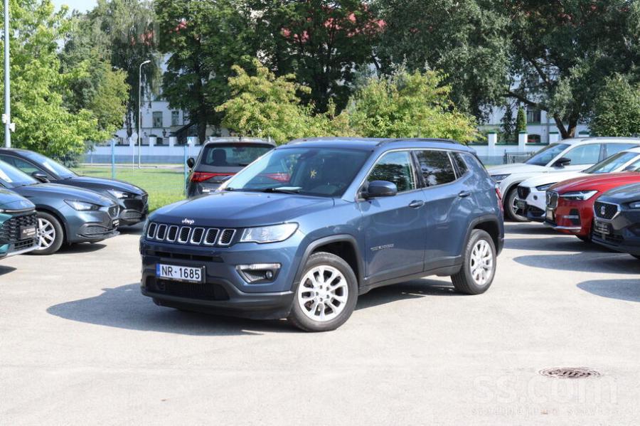Zils Jeep Compass 2020 Rīga, ar dzinēja tilpumu 1.30 L un nobraukumu 72 tūkst. km par 15490 €, foto 32 vietnē AUTOMOTO.COM.LV