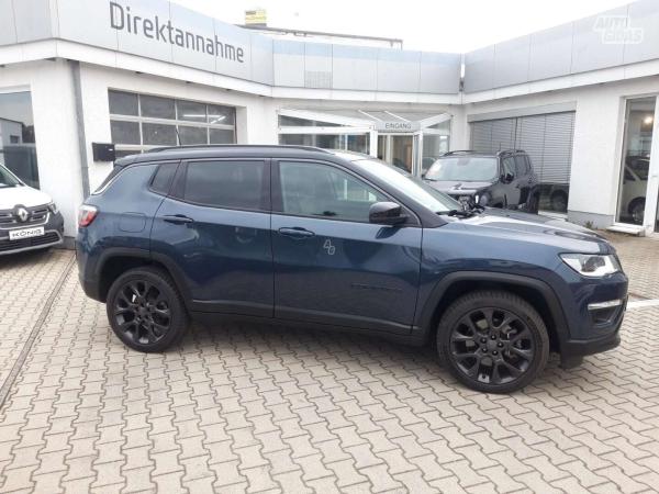 Blue Jeep Compass 2021 in Kaunas, with an engine capacity of 1.30 L and mileage of 40 thousand km for 26519 €, photo 2 on AUTOMOTO.COM.LV