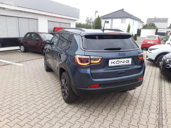 Blue Jeep Compass 2021 in Kaunas, with an engine capacity of 1.30 L and mileage of 40 thousand km for 26519 €, photo 3 on AUTOMOTO.COM.LV