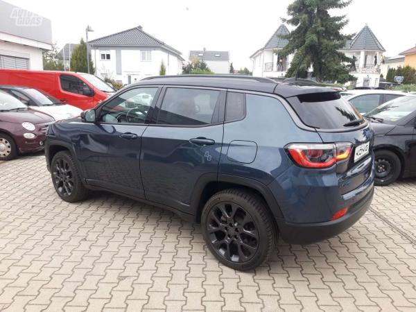 Blue Jeep Compass 2021 in Kaunas, with an engine capacity of 1.30 L and mileage of 40 thousand km for 26519 €, photo 4 on AUTOMOTO.COM.LV