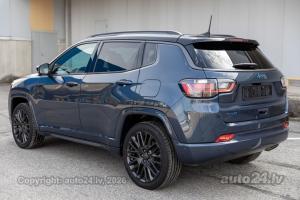 Blue Jeep Compass 2021 in Tallinn, with an engine capacity of 1.30 L and mileage of 112 thousand km for 19600 €, photo 3 on AUTOMOTO.COM.LV