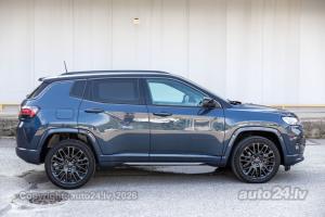 Blue Jeep Compass 2021 in Tallinn, with an engine capacity of 1.30 L and mileage of 112 thousand km for 19600 €, photo 6 on AUTOMOTO.COM.LV