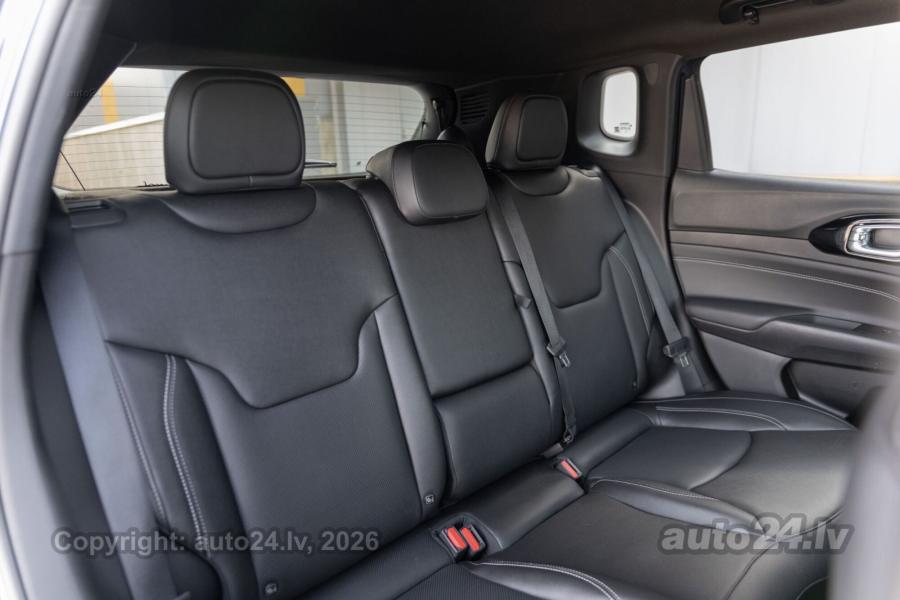 Blue Jeep Compass 2021 in Tallinn, with an engine capacity of 1.30 L and mileage of 112 thousand km for 19600 €, photo 12 on AUTOMOTO.COM.LV