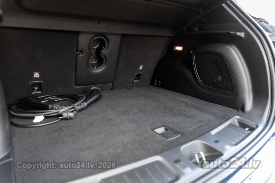 Blue Jeep Compass 2021 in Tallinn, with an engine capacity of 1.30 L and mileage of 112 thousand km for 19600 €, photo 25 on AUTOMOTO.COM.LV