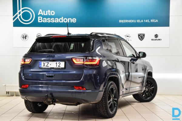 Zils Jeep Compass 2022 Rīga, ar dzinēja tilpumu 1.40 L un nobraukumu 60 tūkst. km par 28990 €, foto 4 vietnē AUTOMOTO.COM.LV
