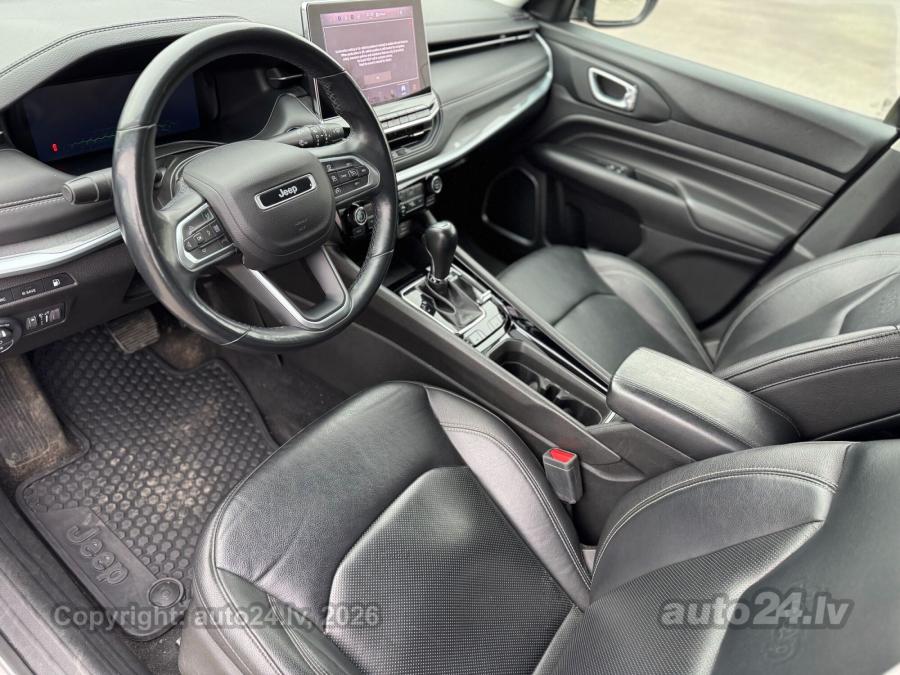 Blue Jeep Compass 2022 in Tallinn, with an engine capacity of 1.30 L and mileage of 139 thousand km for 19999 €, photo 17 on AUTOMOTO.COM.LV