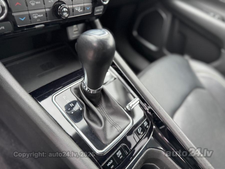Blue Jeep Compass 2022 in Tallinn, with an engine capacity of 1.30 L and mileage of 139 thousand km for 19999 €, photo 22 on AUTOMOTO.COM.LV