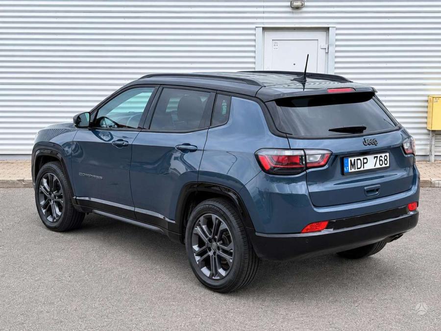 Blue Jeep Compass 2022 in Vilnius, with an engine capacity of 1.33 L and mileage of 131 thousand km for 16950 €, photo 5 on AUTOMOTO.COM.LV