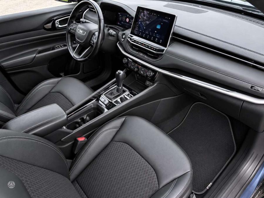 Blue Jeep Compass 2022 in Vilnius, with an engine capacity of 1.33 L and mileage of 131 thousand km for 16950 €, photo 12 on AUTOMOTO.COM.LV