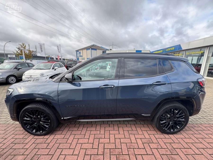 Blue Jeep Compass 2023 in Kaunas, with an engine capacity of 1.50 L and mileage of 34 thousand km for 27540 €, photo 4 on AUTOMOTO.COM.LV