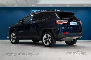 Zils Jeep Compass 2020 Tallina, ar dzinēja tilpumu 1.40 L un nobraukumu 75 tūkst. km par 16750 €, foto 5 vietnē AUTOMOTO.COM.LV