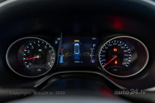 Zils Jeep Compass 2020 Tallina, ar dzinēja tilpumu 1.40 L un nobraukumu 75 tūkst. km par 16750 €, foto 9 vietnē AUTOMOTO.COM.LV