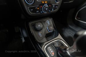 Zils Jeep Compass 2020 Tallina, ar dzinēja tilpumu 1.40 L un nobraukumu 75 tūkst. km par 16750 €, foto 21 vietnē AUTOMOTO.COM.LV