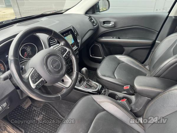 Zils Jeep Compass 2020 Tallina, ar dzinēja tilpumu 1.40 L un nobraukumu 113 tūkst. km par 12995 €, foto 9 vietnē AUTOMOTO.COM.LV